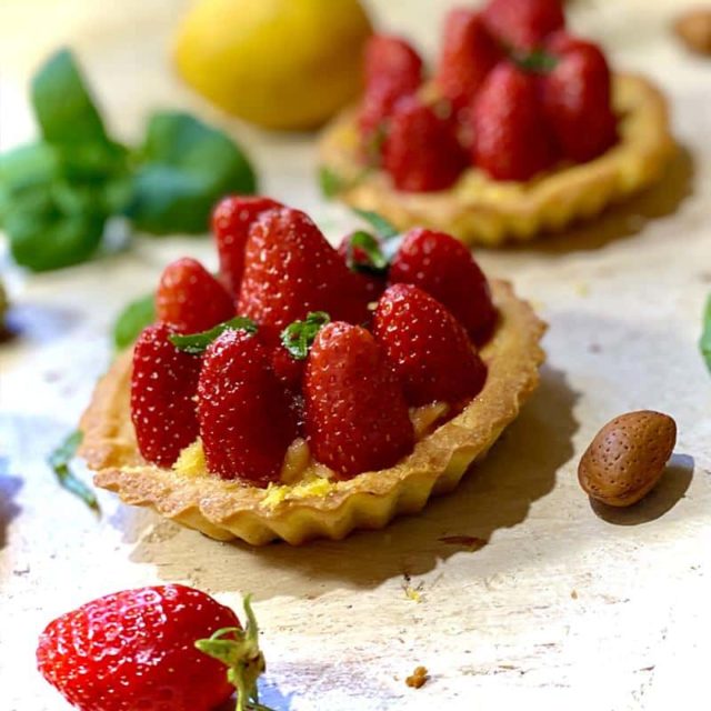 Tartelettes moelleuses aux Fraises et Lemon Curd (Low Carb)