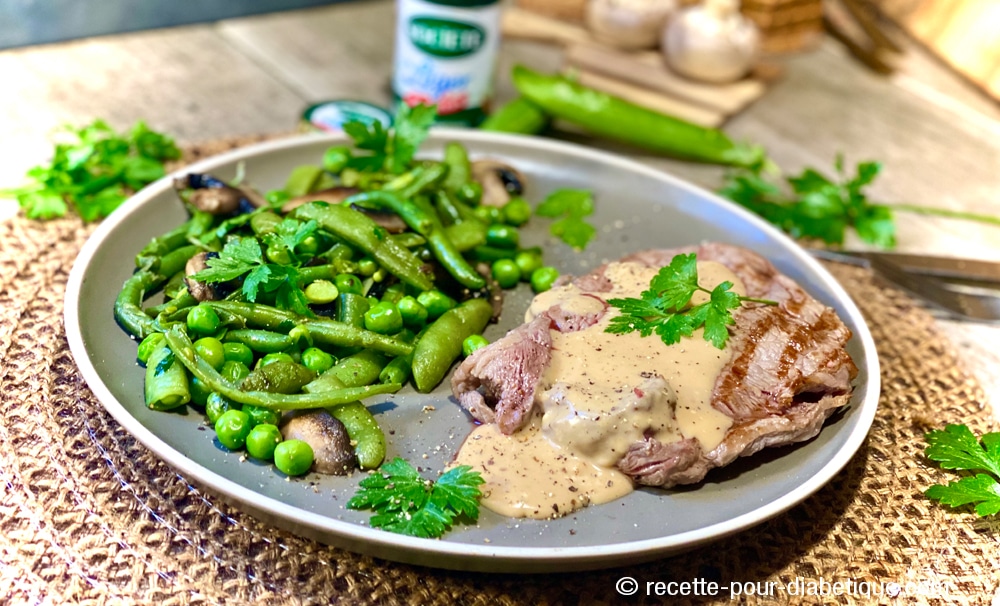 Boeuf sauce Crème de Roquefort Société et légumes verts