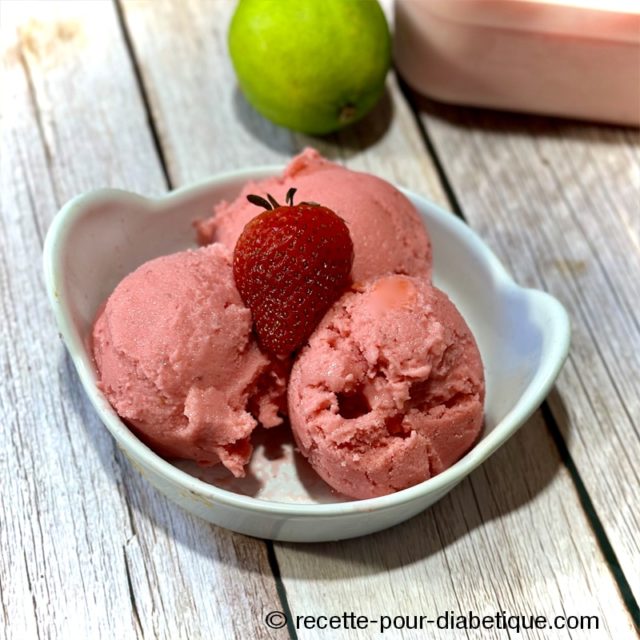 Glace express à la Fraise et Skyr sans sucre